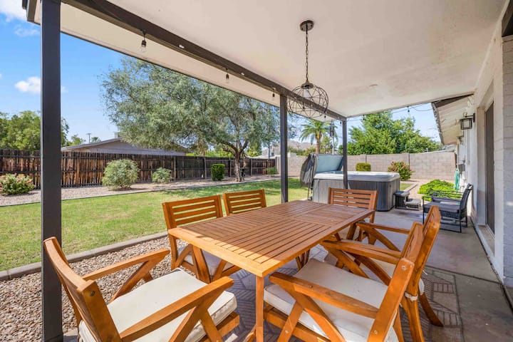 Central Location, Hot Tub, Games, Cloud Couch - Scottsdale, AZ