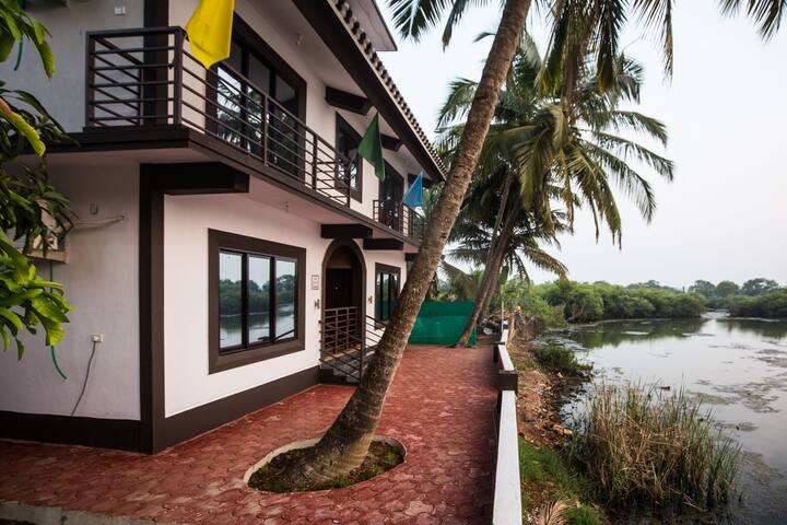 Lake view Guest house in Bambolim!! 【 AUG 2021 】 Guesthouse in Bambolim ...