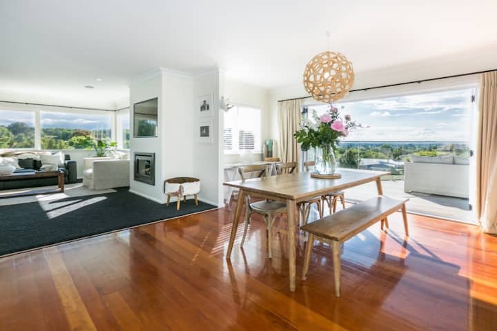 Views, Close To Town - Havelock North