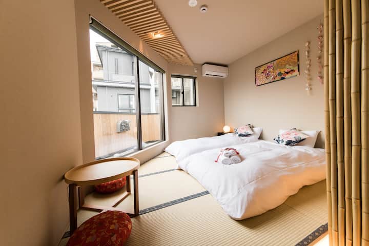 Kyoto Escape: Outdoor Bath & Mountain View - Gion