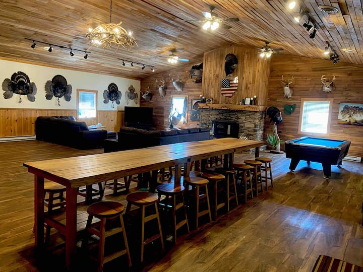 Spacious Remote Hunting Lodge In Coshocton County! - Ohio