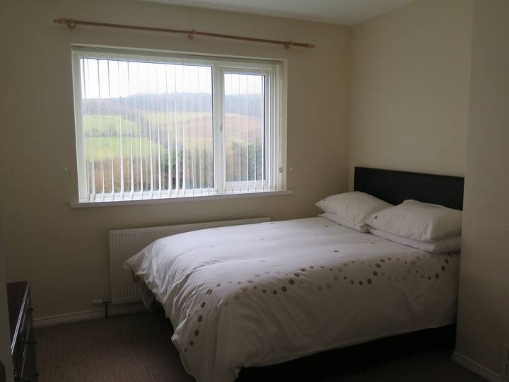Taisie View Room 2    Forest And Mountain View - Ballycastle