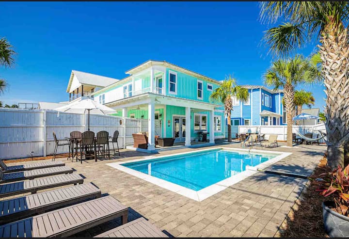 Sleeps 20, 6 Bedroom, 5.5 Bath + Golf Cart + Pool - Destin, FL