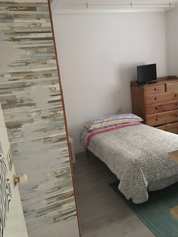 Habitacion Individual/doble/triple - Aspe