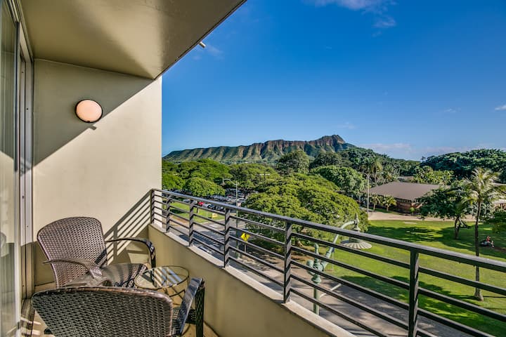 Wg 411 -1 Block To Beach, Diamond Head & Zoo View - Honolulu, HI