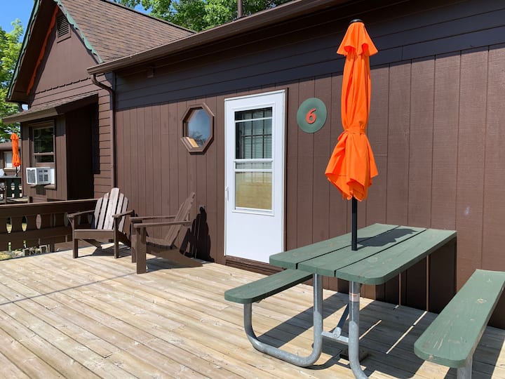 Where The Glen Lakes Meet: Hill Haven Cabin 6 - Empire, MI