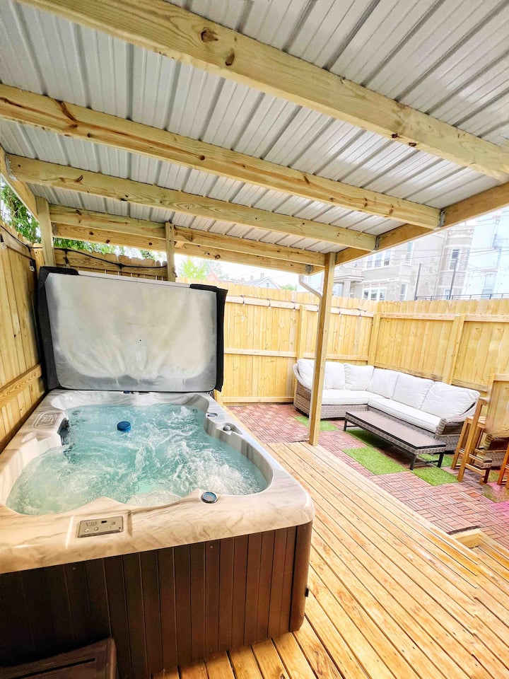Downtown Cincy Luxury Hot Tub Gem • Super Walkable - Cincinnati