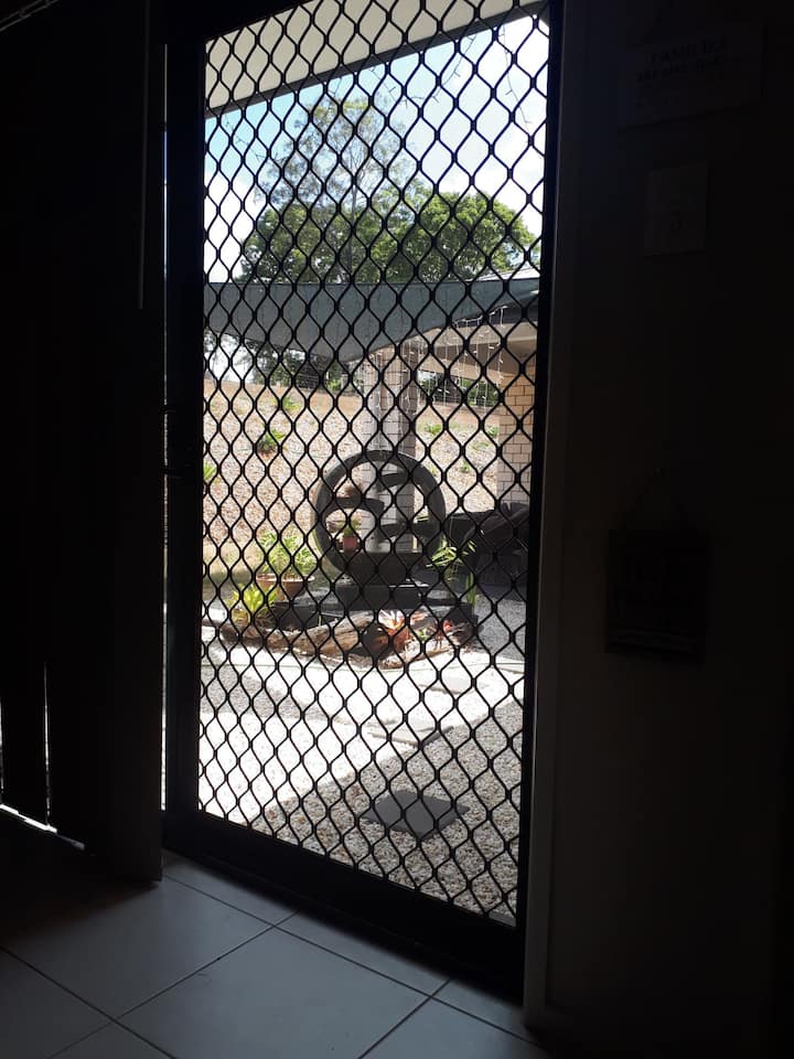 Two Bedroom Attached Granny Flat. - Gympie
