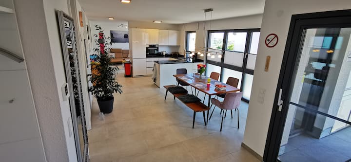 Große Neue Ferienwohnung Mit See- Und Alpensicht. - Allensbach