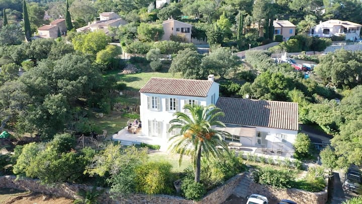 Véritable Bastide Provençale ( 8 Couchages ) - Giens