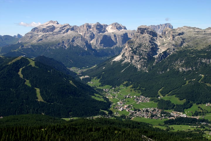 Gorgeous Dolomites, Cozy Apartment C4 - Corvara, BZ, Italy