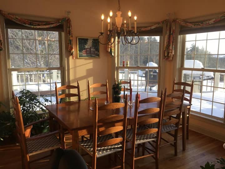 Mountain View Queen Room - Montpelier, VT