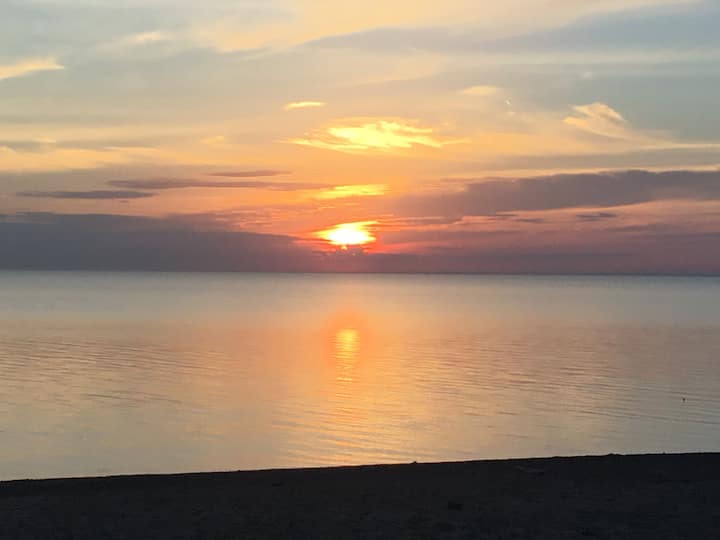 Beautiful Lakefront Beach House - Lakeport State Park, Lakeport