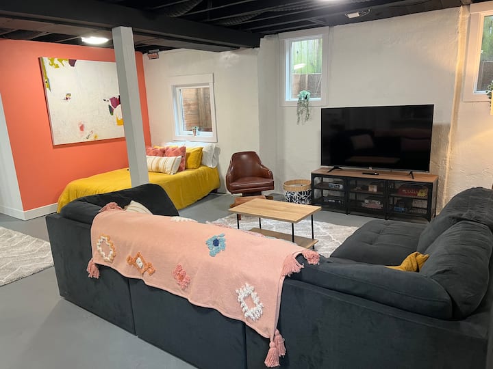 Modern Basement Apartment Steps To Peninsula Park! - Portland, OR