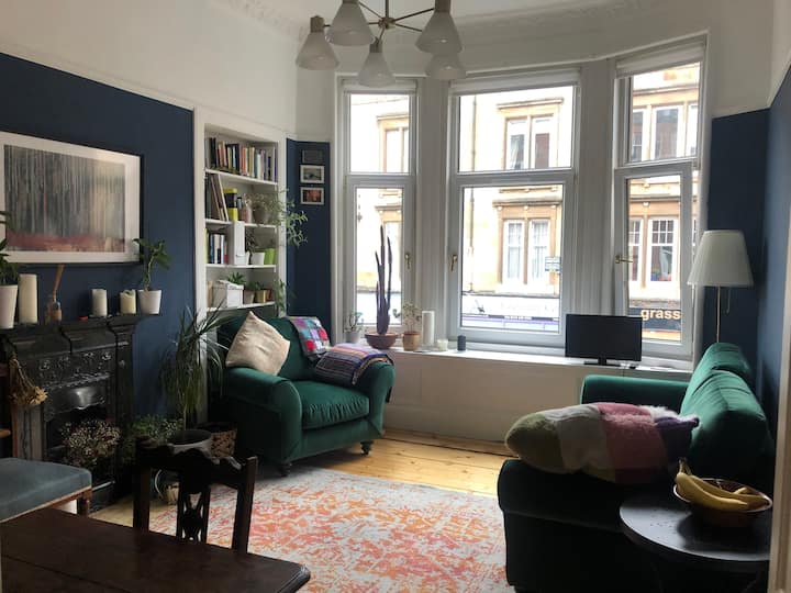 Beautiful 1 Bedroom Flat 1 Min From Train Station - East Kilbride
