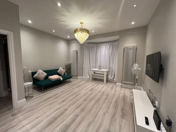 Apartment In London W/parking -High Spec - Beckenham