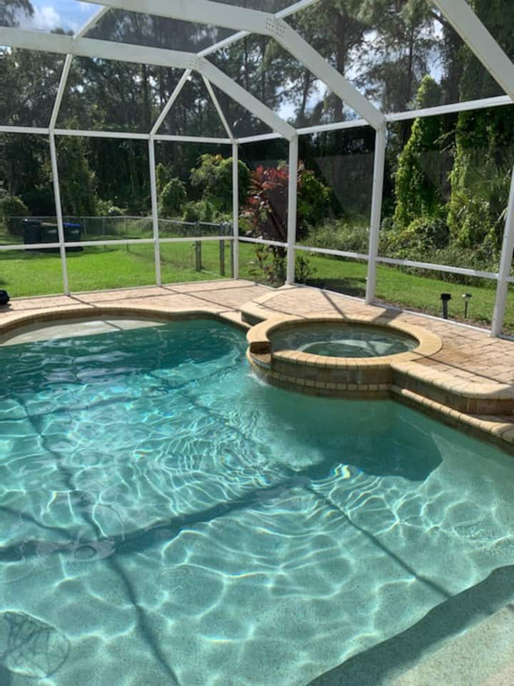 Spacious 3br/2ba Home With So Many Amenities - North Port, FL