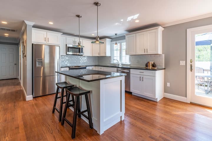 Best Of Chatham+harwich:3bd/2ba/outdr Shower/deck - Chatham, MA