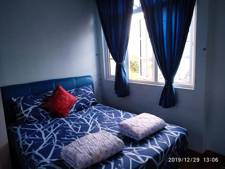 For Singles Or Couples In Bungalow - Singapore