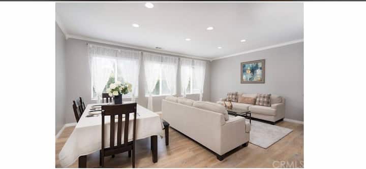 2b Huge Master W/bedn 2sofa Bed - Eastvale, CA