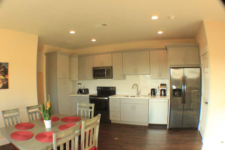 Fairhope Casita, Ideal For Long Or Shared Stays - Buena Park, CA