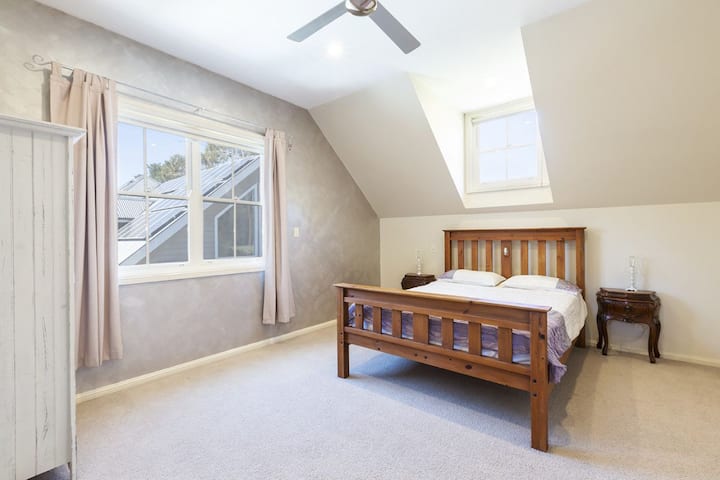 Warrimoo Guest House - Springwood