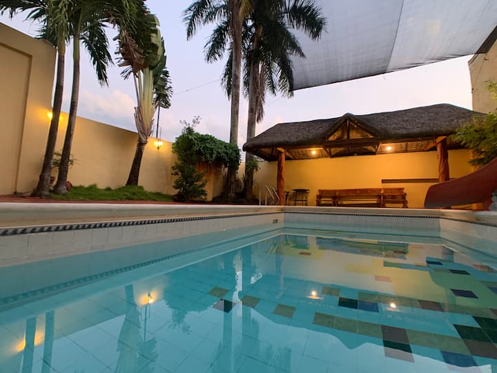 Villa Rhodora Pansol 1 (30pax) With Heated Pools - Calamba