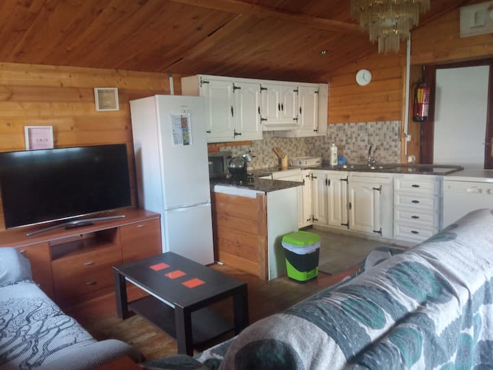 Agradable Cabaña Equipada Con Piscina Y Parcela - Santa Coloma de Farners