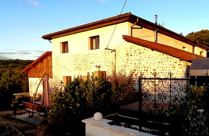 Gîte En Pleine Nature, Jacuzzi Extérieur, Wifi/ho - Saint-Marcellin