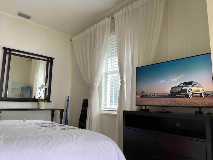 Nice. Private & Central, 1/1 At Miami,coral Gables - Coral Gables, FL