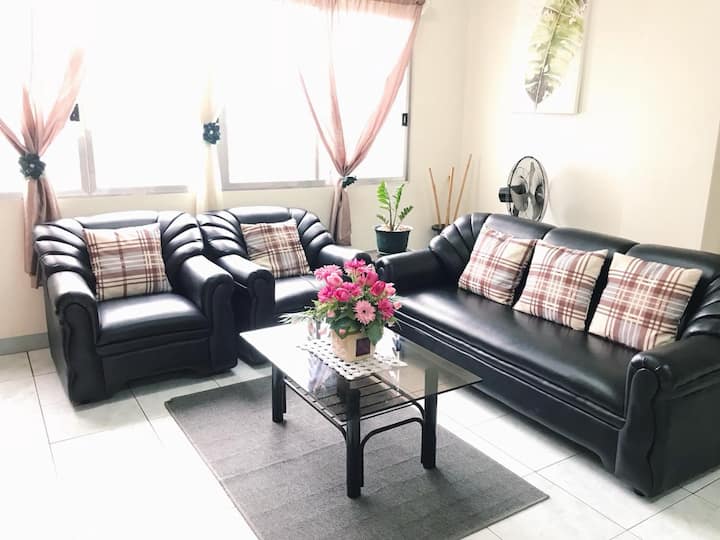 Across Blvd, Big&comfy 3br Apartment Suite 6-11pax - Dumaguete