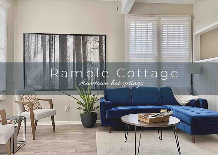 Historic Downtown Cottage! Walk Everywhere! - Hot Springs, AR