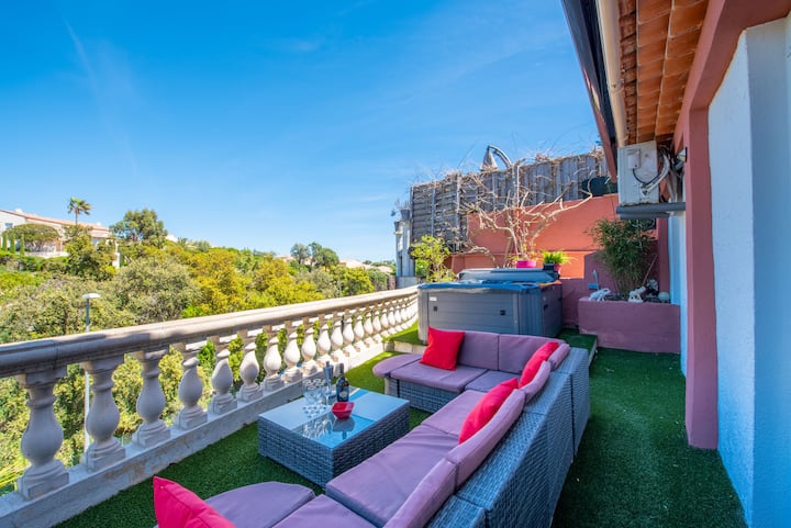 Plage de la Gaillarde Holiday Rentals & Homes - Roquebrune-sur-Argens ...