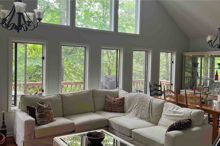 Peaceful Ridgetop Mountain Getaway - Sugar Mountain, NC