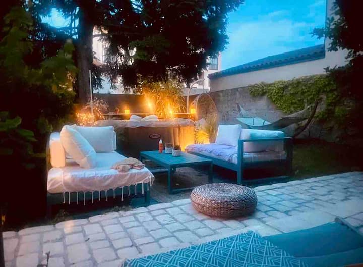 Maison De Ville Centenaire Avec Jardin Clos - Feurs