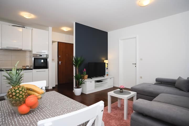 Apartment In Split + Private Parking - Split
