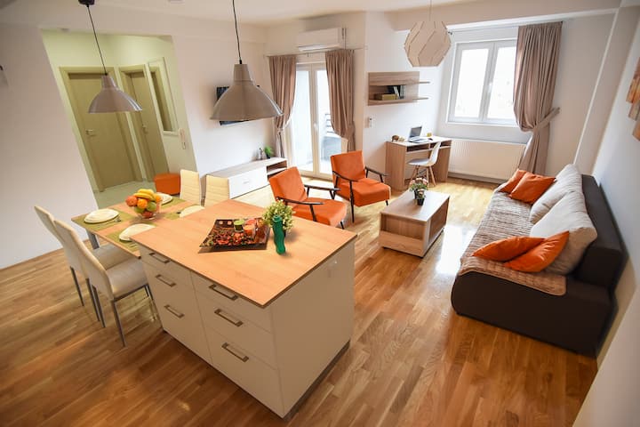 White Stone Downtown Apartment - Skopje