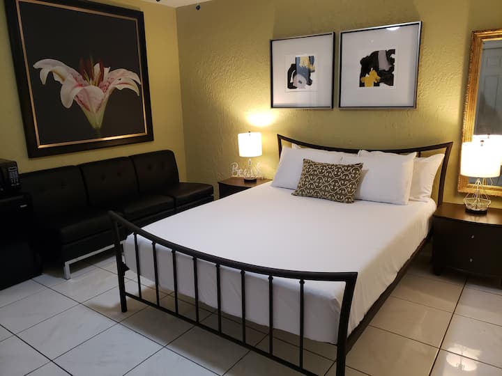 Wynwood Miami Tropical Hideaway Guest Suite - Miami, FL