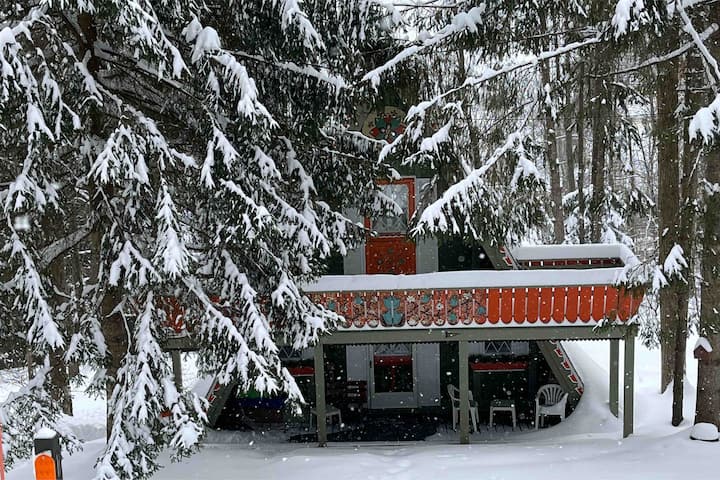 Location, Charm & Amazing Views Of Holiday Valley - Ellicottville, NY