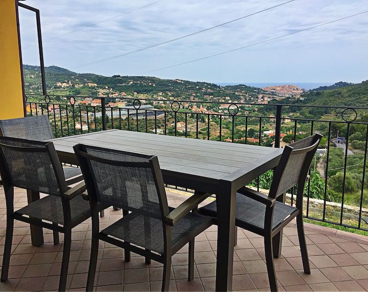 Detached Villa 5 Mn From The Sea With Garden. - Imperia