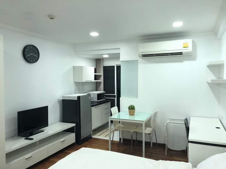 Silom, Bangkok, Aia, Sathorn, Btssurasak Icon Siam - Bangkok