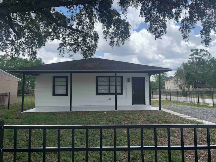 Entire House Near Universal Studios, Sleeps 6 - Orlando