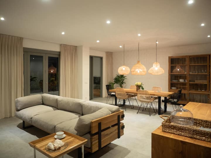 Bougainvillea Room At Semat 28 Apartments Canggu - Bali