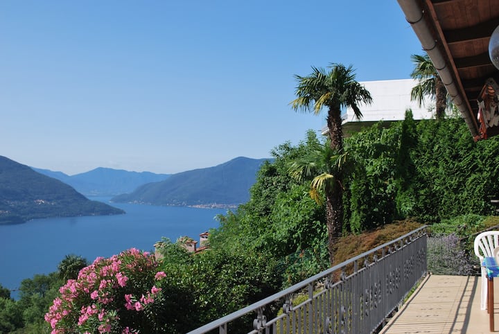 Une Magnifique Vue Sur Le Lac Majeur - Ronco sopra Ascona