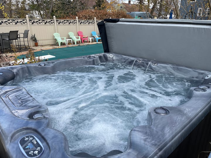 Berkshire's Sweet Spot 2-spa/ski Resort Open - Pittsfield, MA