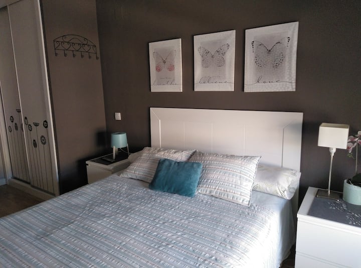 Habitación En Urbanización Privada - Madrid