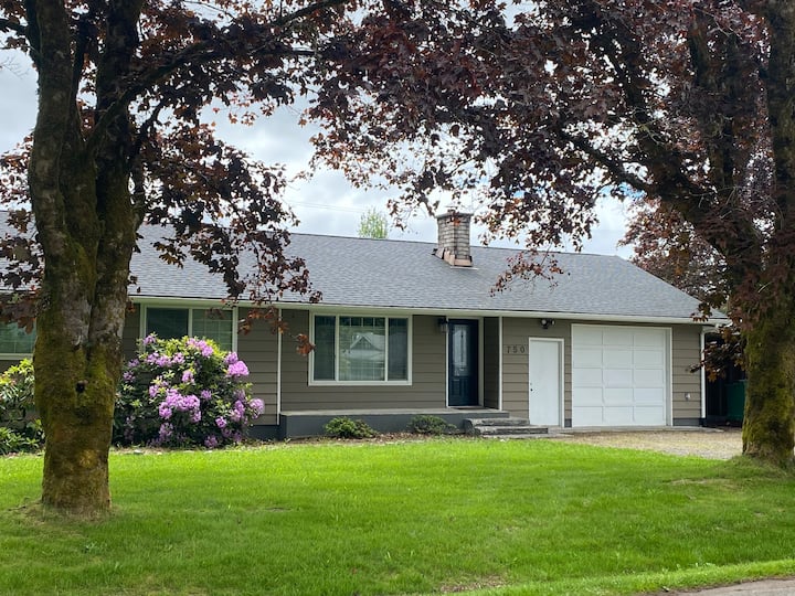 Cozy Clean Rambler Easy Access To Beaches And Park - Forks, WA