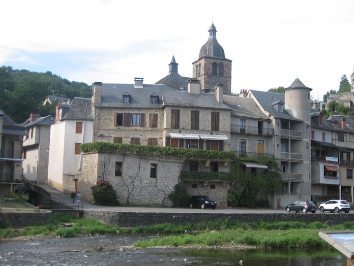 Appartement Au Centre Du Bourg - Saint-Geniez-d'Olt