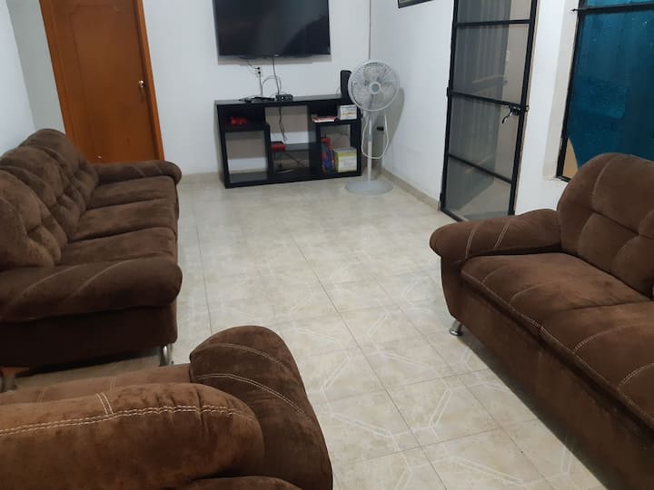 Hermosa Casa Que Incluye 3 Accesos A St. Isabel - Estacas