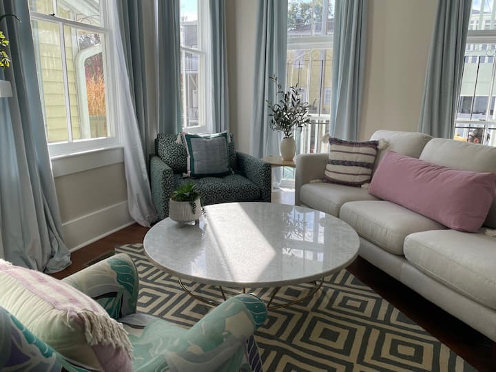 By Forsyth Park, W/ King Bed +New Bath & Kitchen! - Savannah, GA